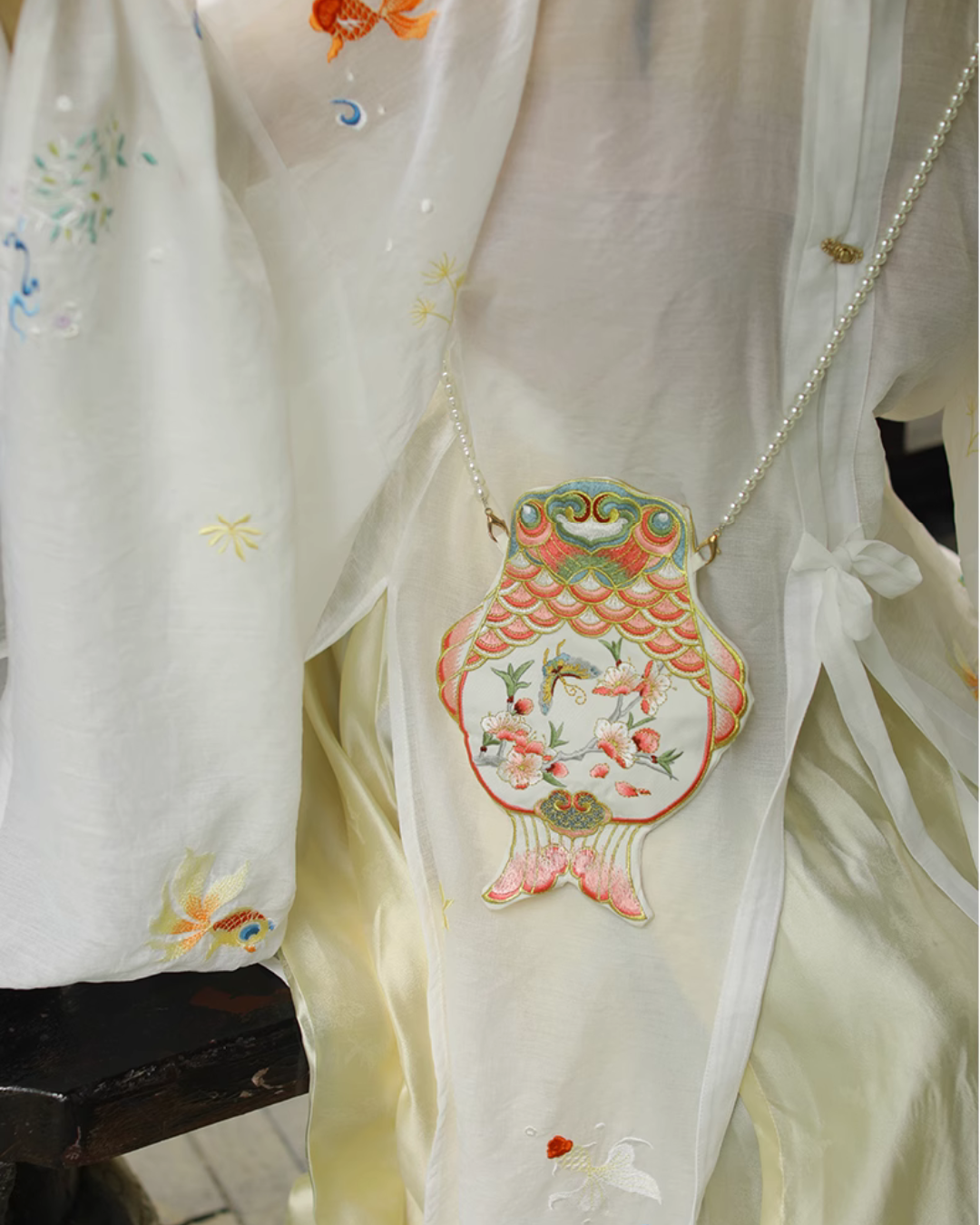 Chitang 池塘 Goldfish Pond Phone Purse – Nüwa Hanfu