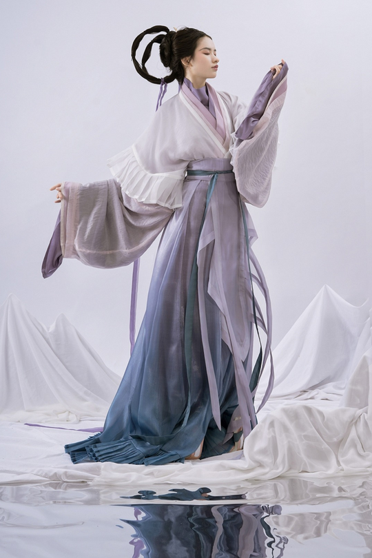 Luo Shen 洛神 River Goddess Wei Jin Zaju Chuishao Fu Swallow Tail & Flyi – Nüwa Hanfu