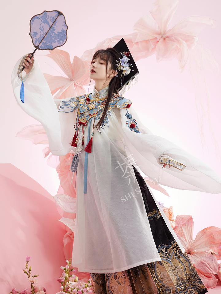Junxin Lingyun 君心凌云 Reaching Clouds Modernized Ming Dynasty Cloud Coll – Nüwa Hanfu