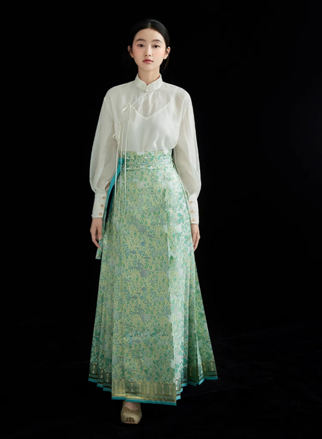 Ting Lan 汀兰 Thin Land Modern Ming Qipao Gilded Leaf Mamian Skirt & Top ...