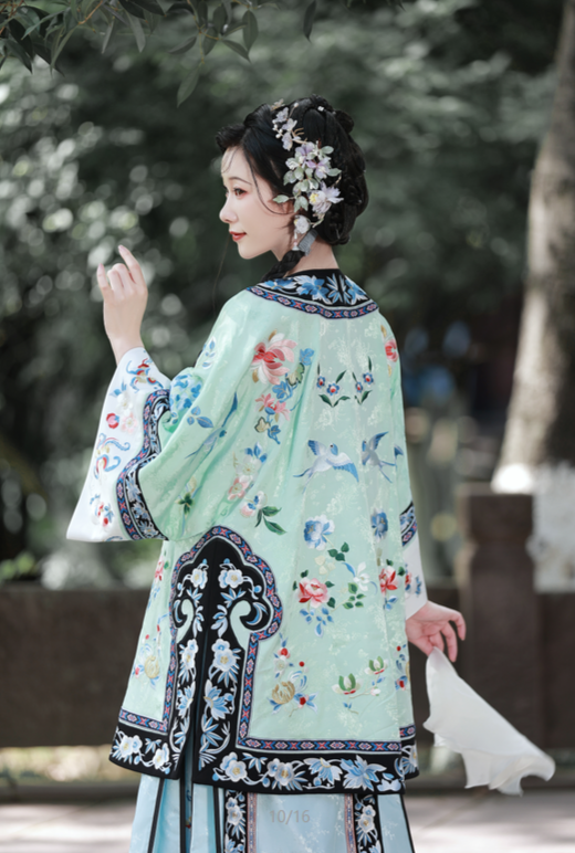 Mei Gui 玫瑰 Rose Cloud Embroidered Qing Han Set – Nüwa Hanfu