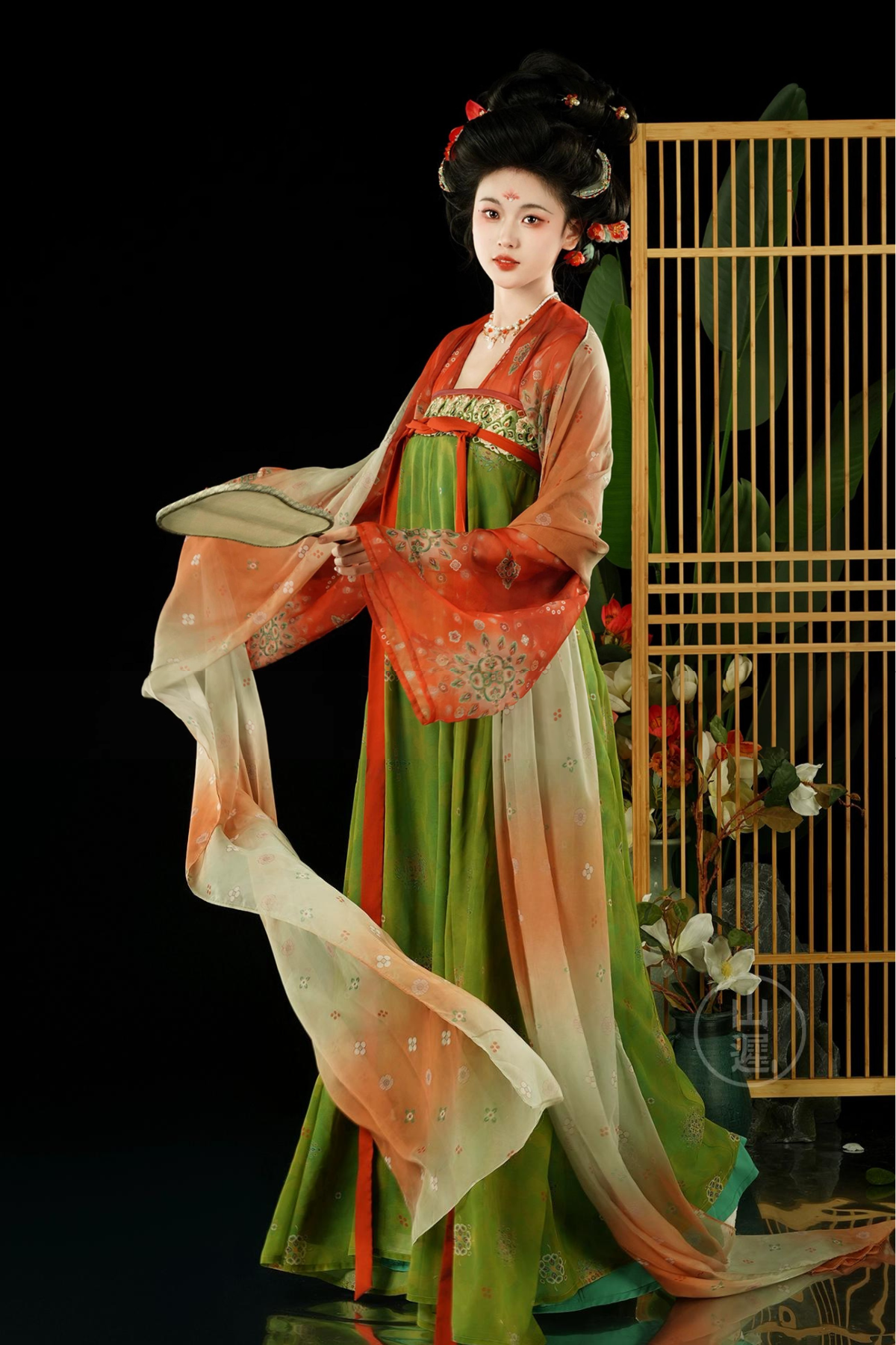 Ni Shang 霓裳 Tang Dynasty Embroidered Restoration Qixiong Ruqun Set ...